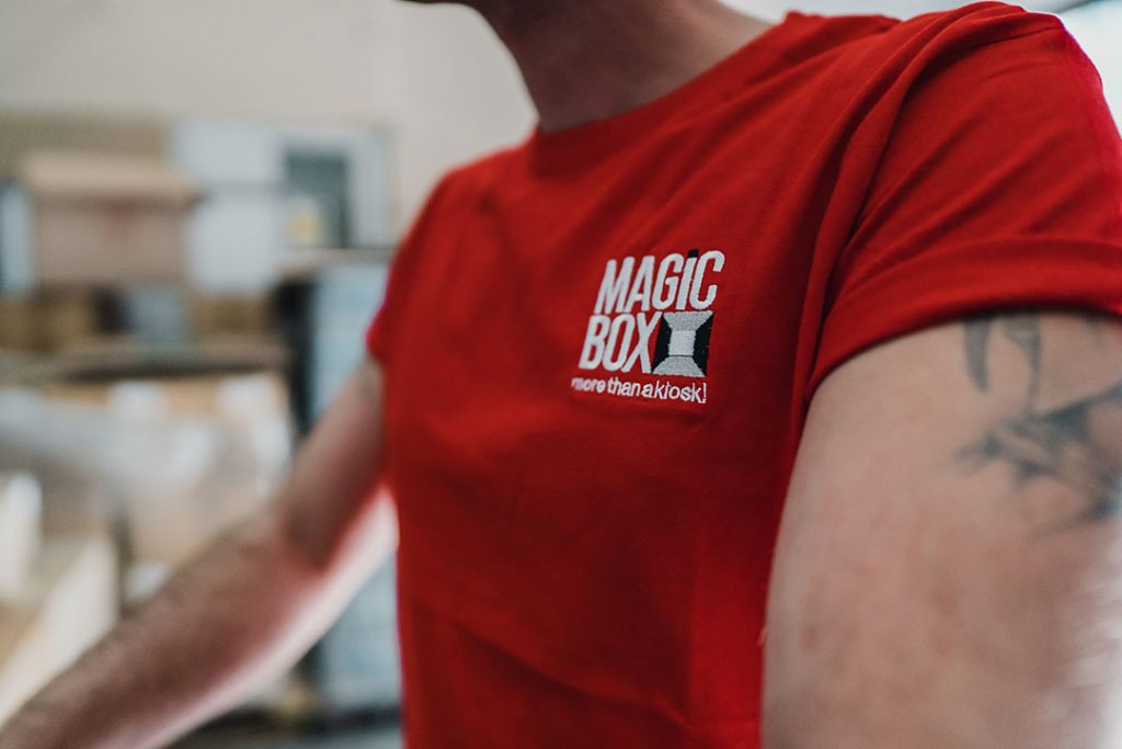 Η Εταιρεία - Magic Box